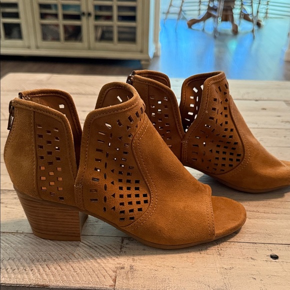 Eurosoft | Shoes | Eurosoft Adrienna Golden Tan Vegan Faux Suede Zip ...